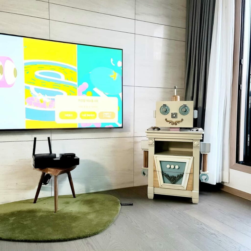 Baby Robot bedside table - 2 drawers and 1 door - Measures 70x40x115 cm ...